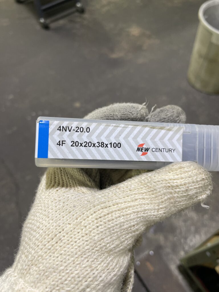 NEWCENTURY 4NV-20 と SANDVIC 1K337-2000-050-XD 1730 のCNC旋盤での側面加工での比較 ...